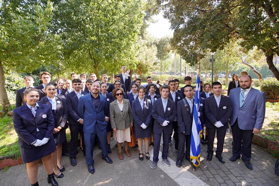 Μαθητική παρέλαση 25ης Μαρτίου - Λύκειο Εκπαιδευτηρίων ΙΜΠ
